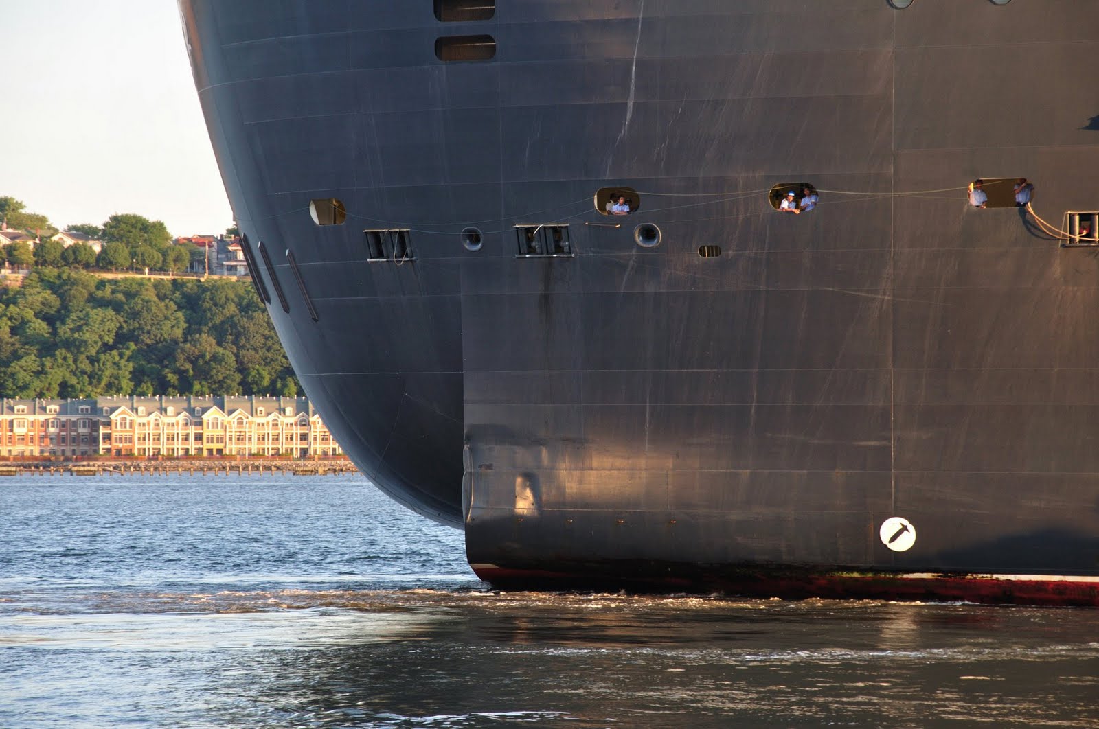 QE2 - Pride of the Clyde: Queen Mary 2 in Manhattan