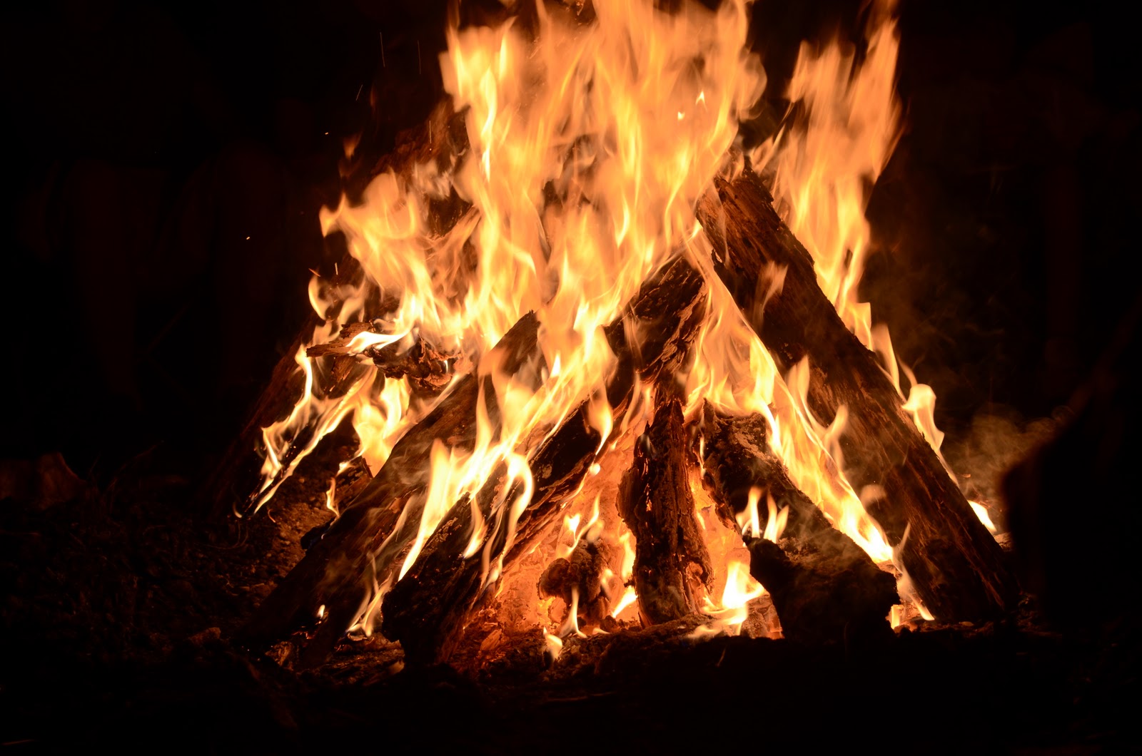 Catalystfm: HIGH SCHOOL BONFIRE