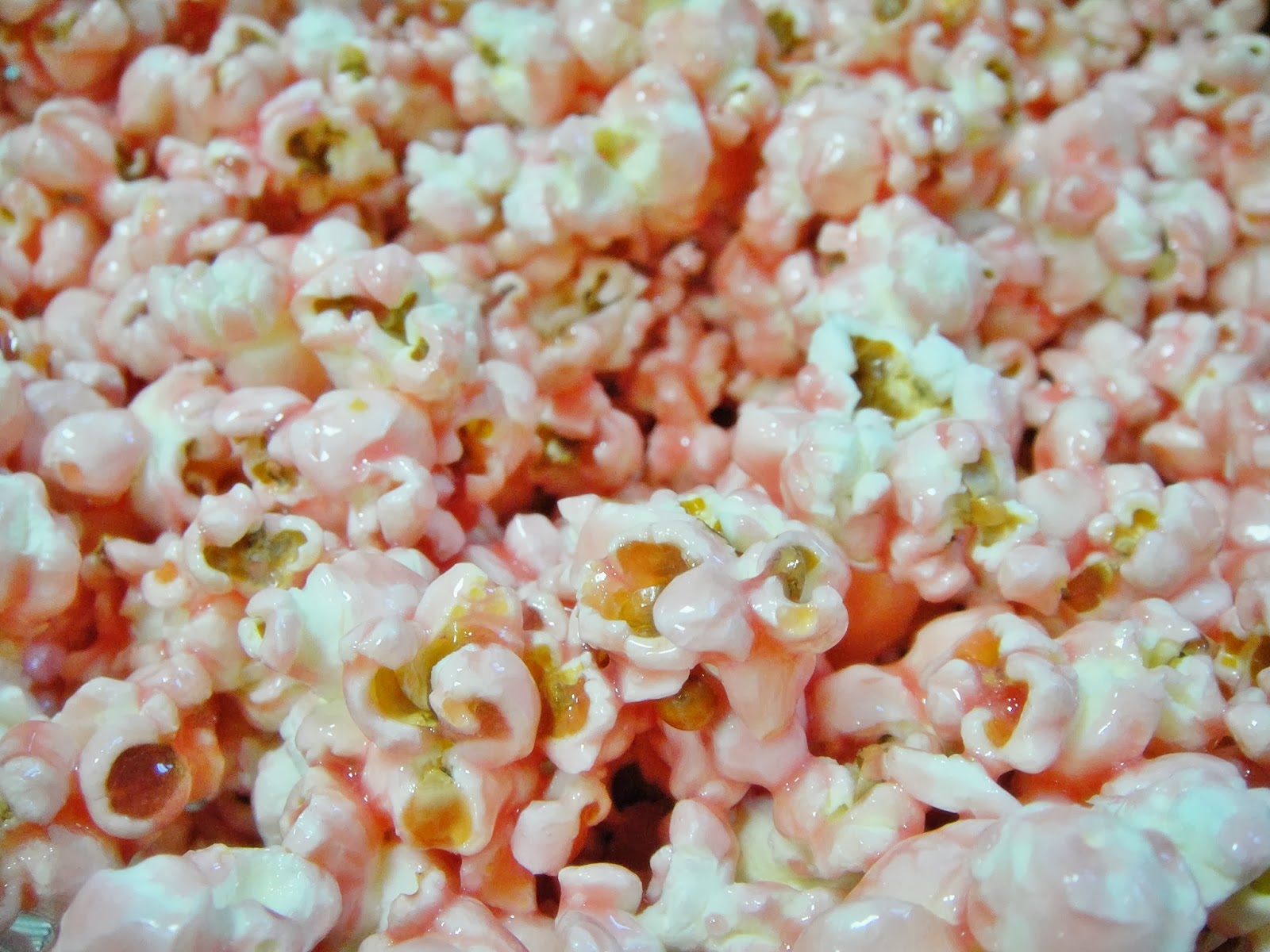 Maryam's Culinary Wonders: 498. Pink Popcorn