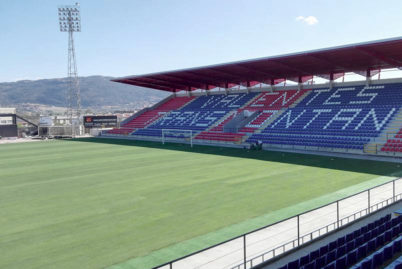 Está pronto a estrear hoje o novo relvado - Valentes Transmontanos