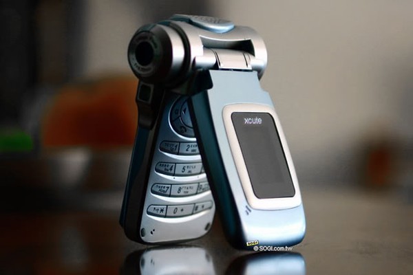 The 10 ugliest phones of all time | Reviewer