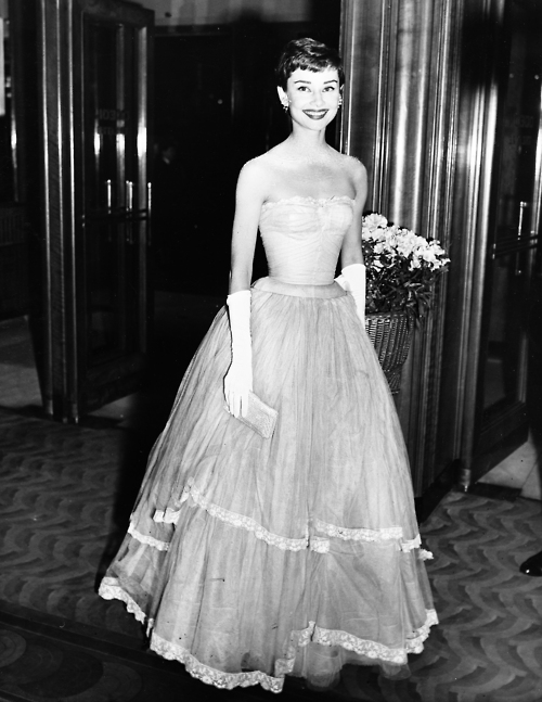 The Classy Glassy: Audrey Hepburn - an epitome of grace and elegance