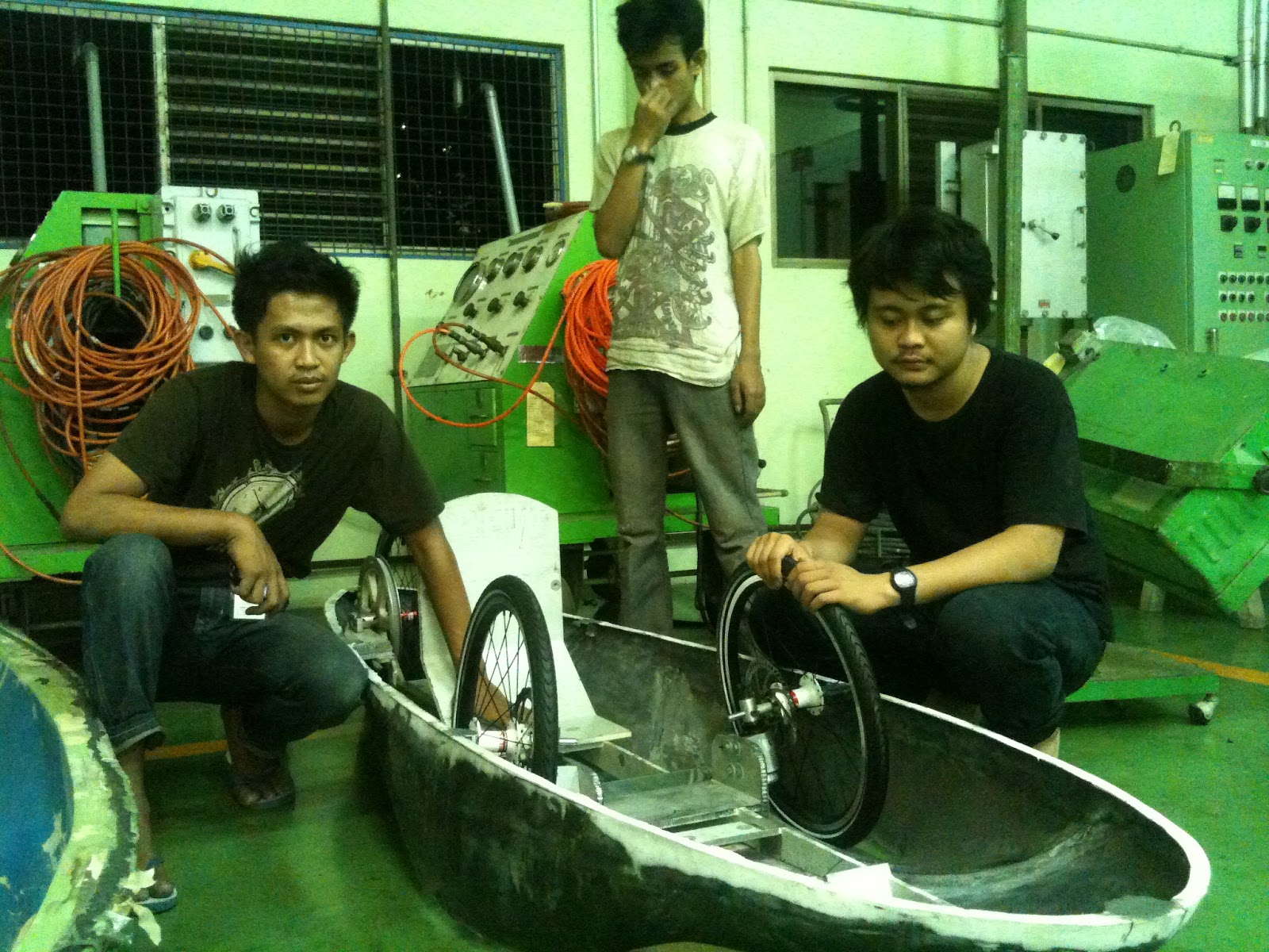 ITS TEAM - SAPU ANGIN SHELL ECO MARATHON 2012: Momen - Momen Proses ...