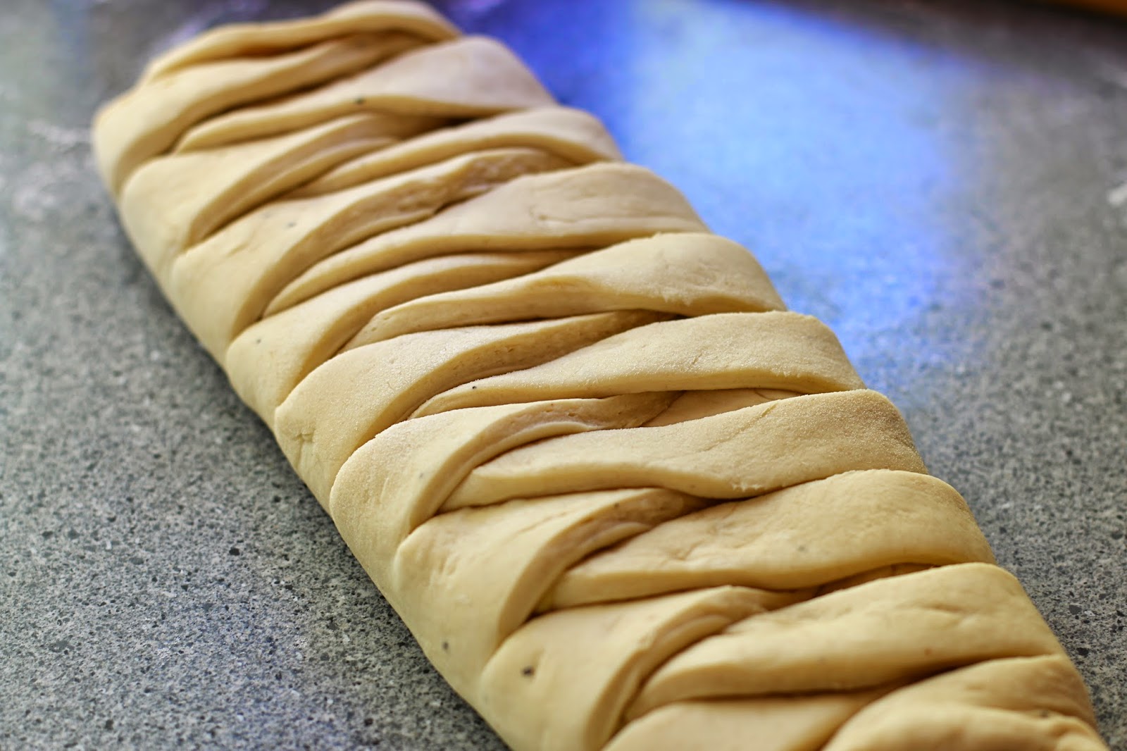 Heleen's Hobbies: Täytetty pullapitko