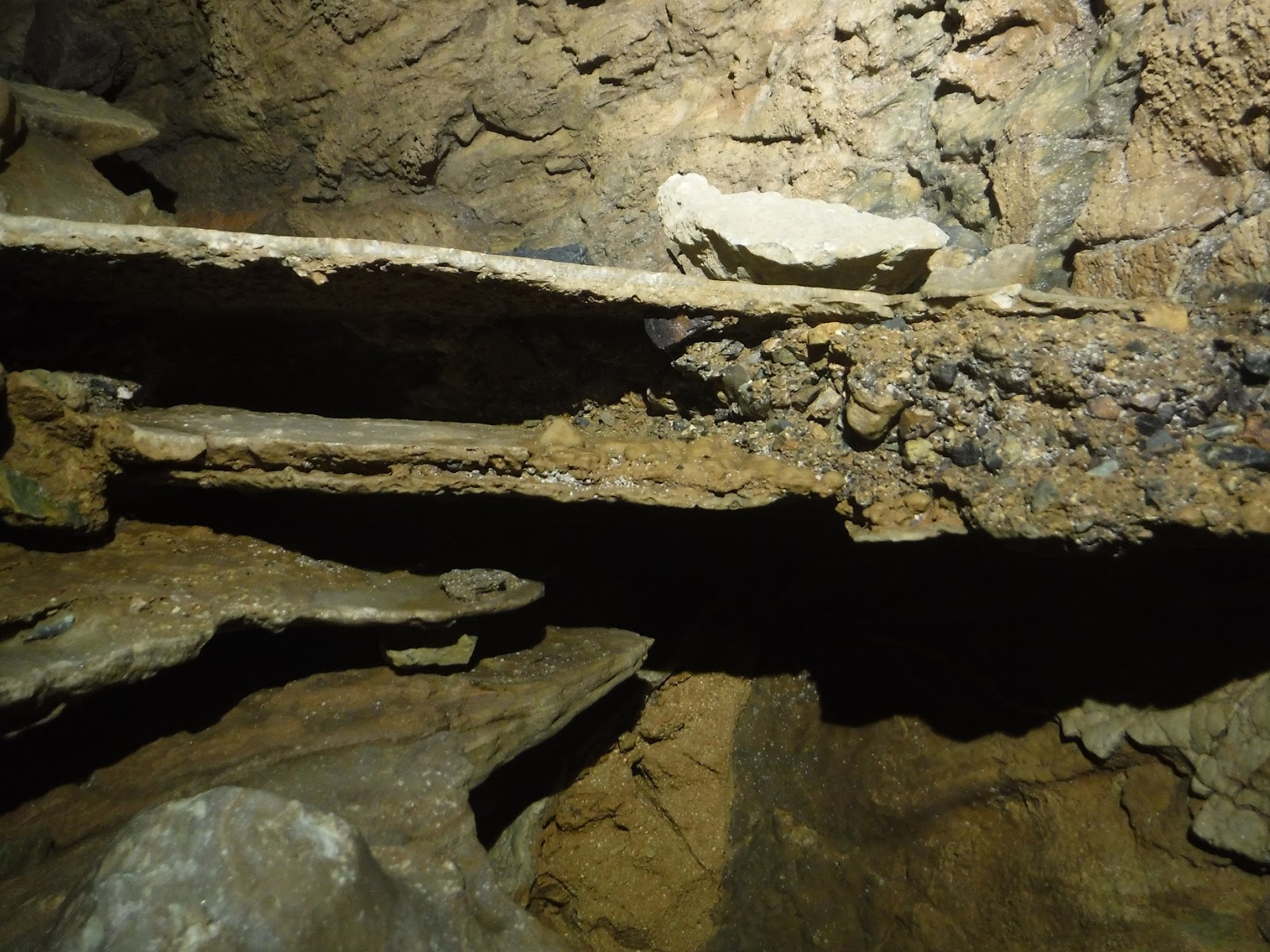cavitats-subterrànies: VISITA A LA SIMA GESM (TOLOX, MÁLAGA)