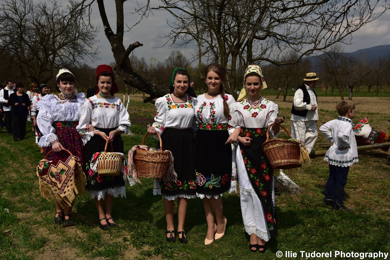 TUDOR PHOTO BLOG: Ia traditionala romaneasca din Maramures,Romania,Europa
