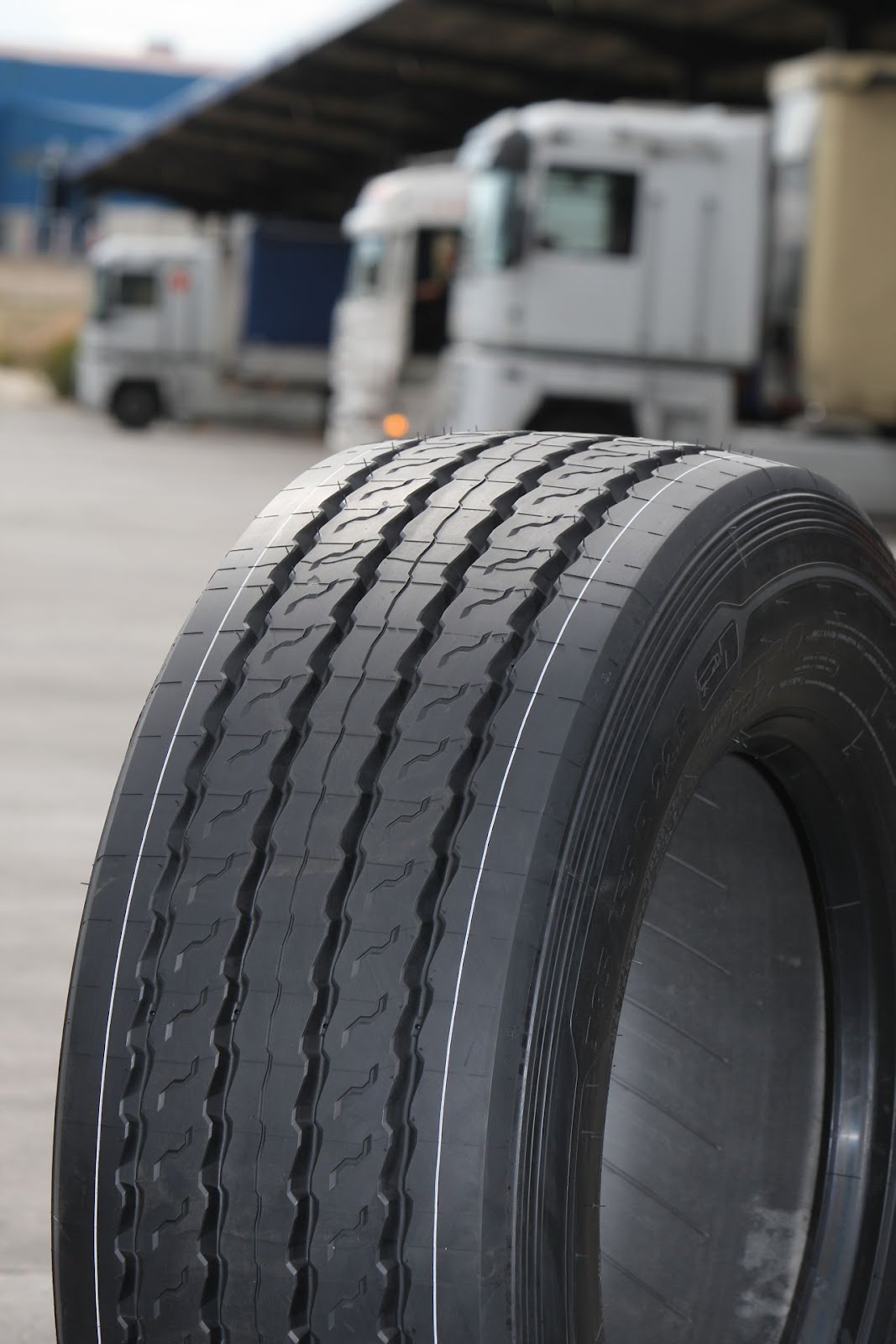 Revista Coche: Michelin lanza en España el neumático para transporte ...