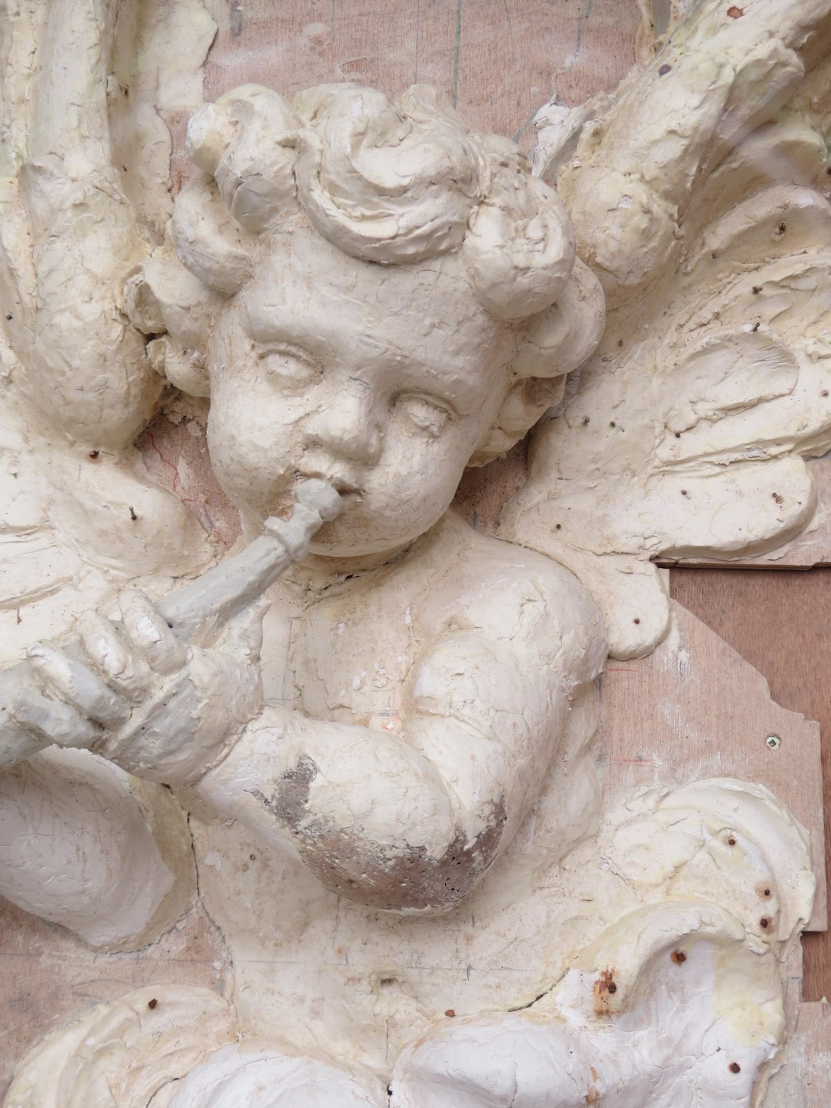 GOOD MORNING SOLOGNE: A SAINT-VIATRE : LA TRES JOLIE VITRINE DU SCULPTEUR ORNEMANISTE SERGE BISSON