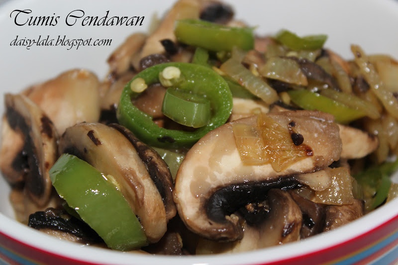 daisy-lala: Tumis Cendawan Butang