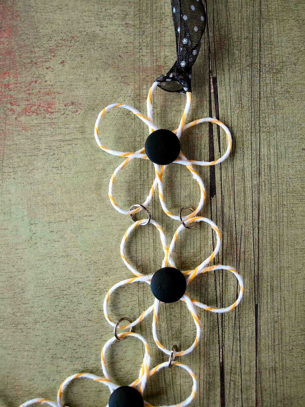 Little Pink Houses: Lazy Days Daisy Chain