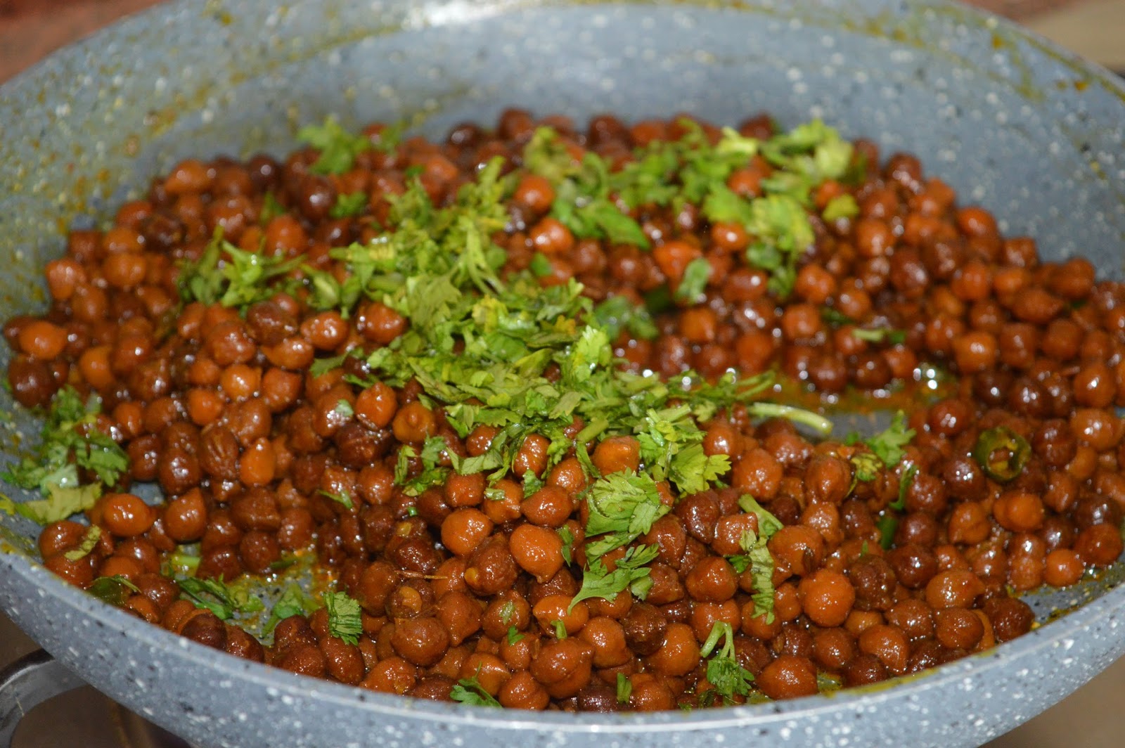exotic-n-easy cooking: Sukhe Channe (Dry Channa)