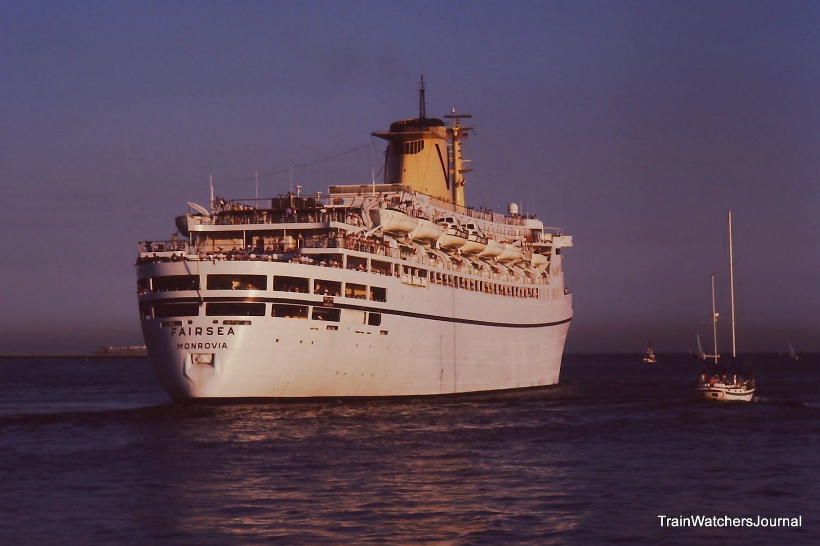 TrainWatchersJournal: Now This is a Ship! - Sitmar Fairsea (2)