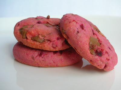 Three Cookies: Reconditioned food and beetroot cookies