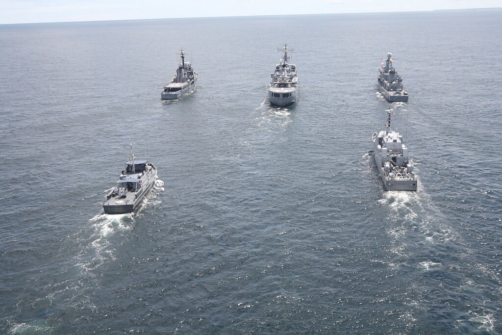 Armada de Colombia realiza impresionante ejercicio naval en el Pacífico ...