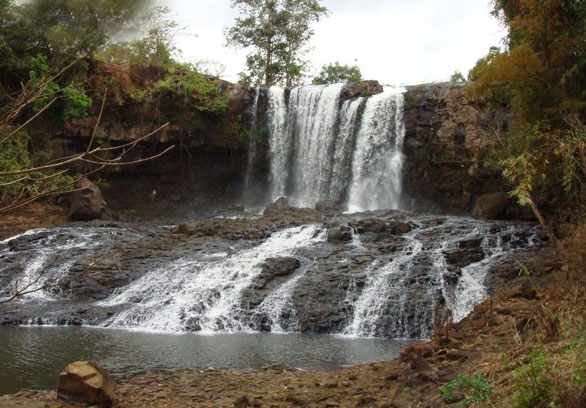Chrey Thom Waterfall in Mondulkiri Cambodia - Lovely Nature