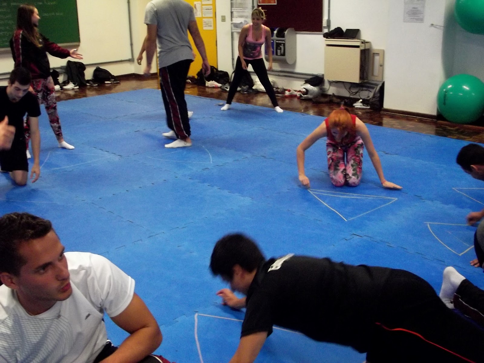 LUTAS PUCPR: Fundamentos da Capoeira - Aula prática I