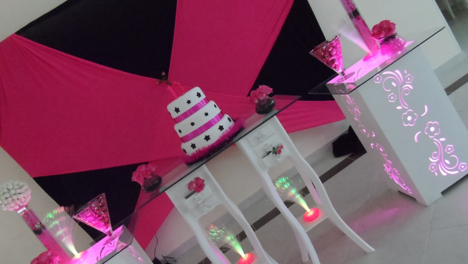 SPAZIO GUARESI BUFFET: FESTA TEEN,DECORAÇÃO COM LUMINARIA DE FIBRA ...