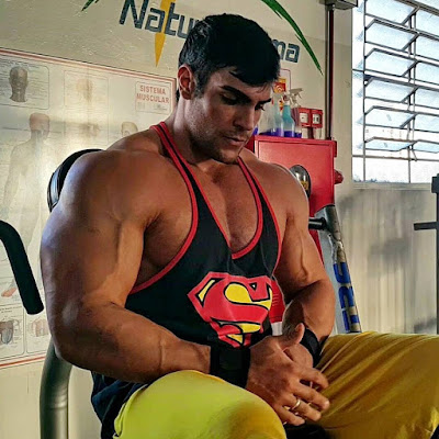 Muscle Lover: Brazilian Superman: Felipe Mattos
