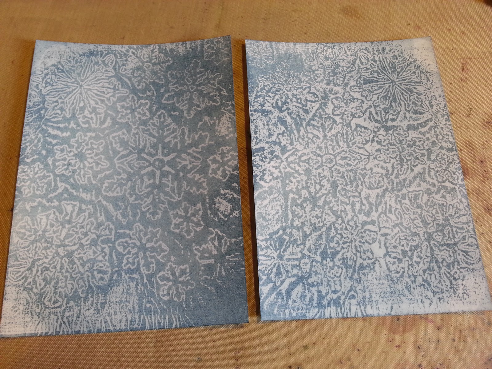 Craft projects by Bubblescrap: Wax paper resist technique