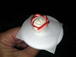 The Iced Queen: Royal Icing Tudor Rose