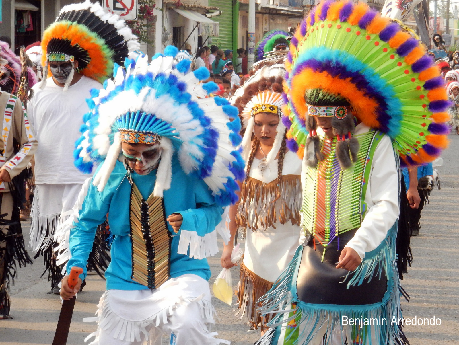 El Bable: La Danza de Comanches el día de la Santa Cruz en Valtierrilla ...