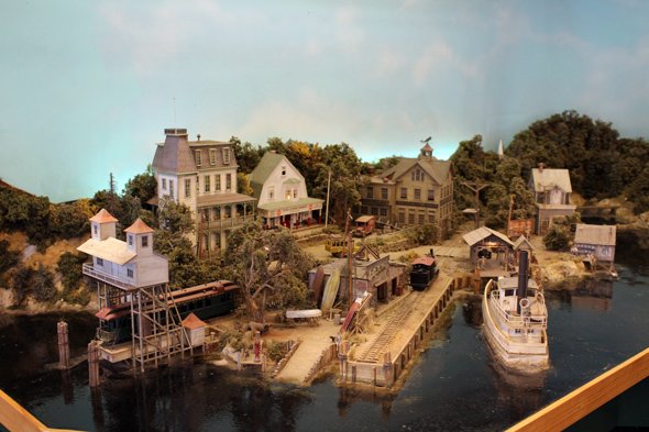 Modeling Maine in Narrow Gauge: Art Fahie's Wharf Street Layout