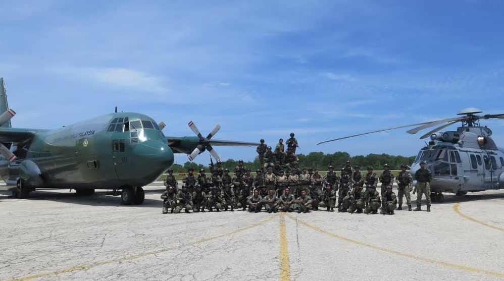 DEFENSE STUDIES: Latihan Tactical Airland Operation : Uji Daya Saling ...