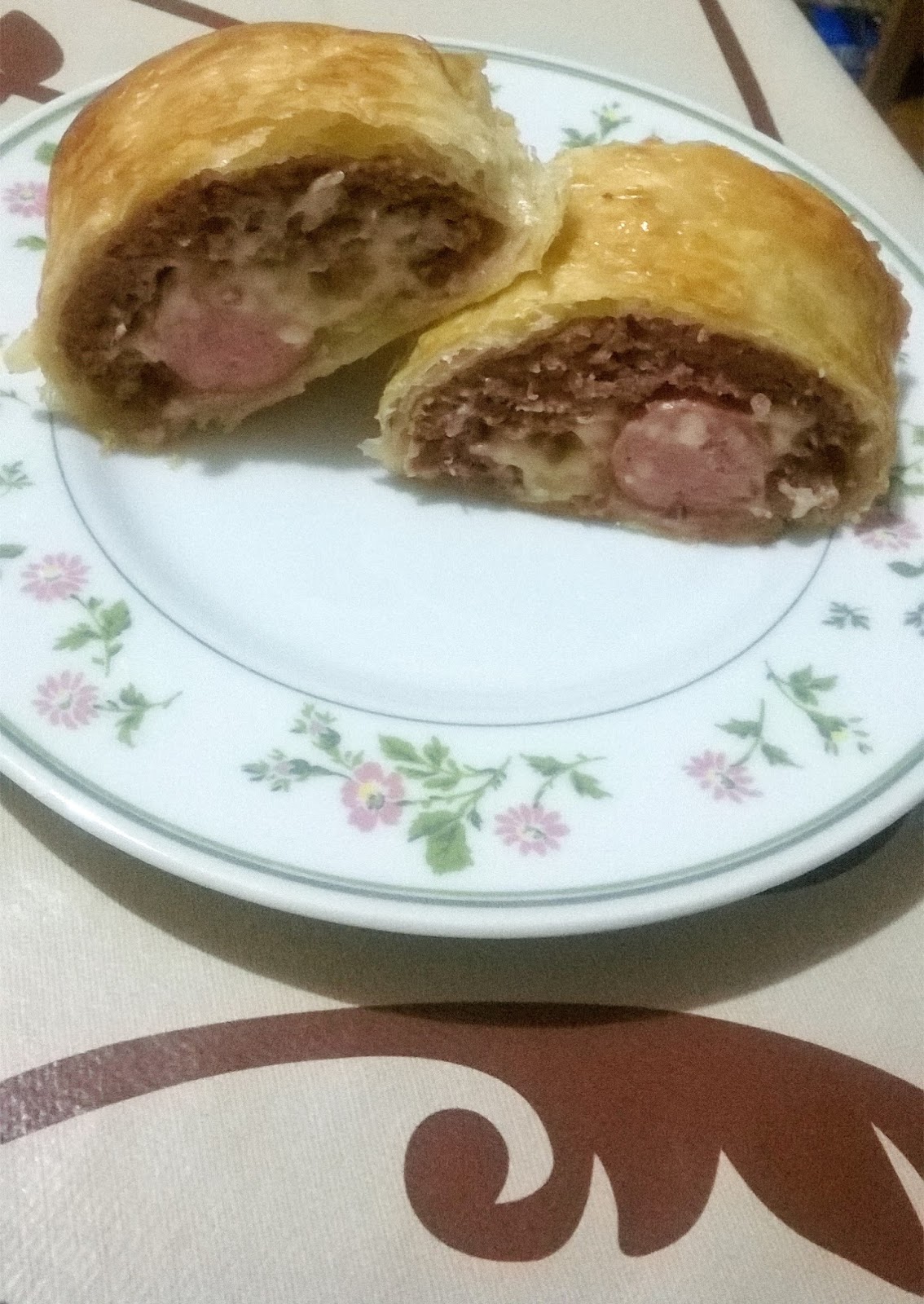 polpettone in crosta ripieno formaggio e wurstel (meatloaf with cheese ...