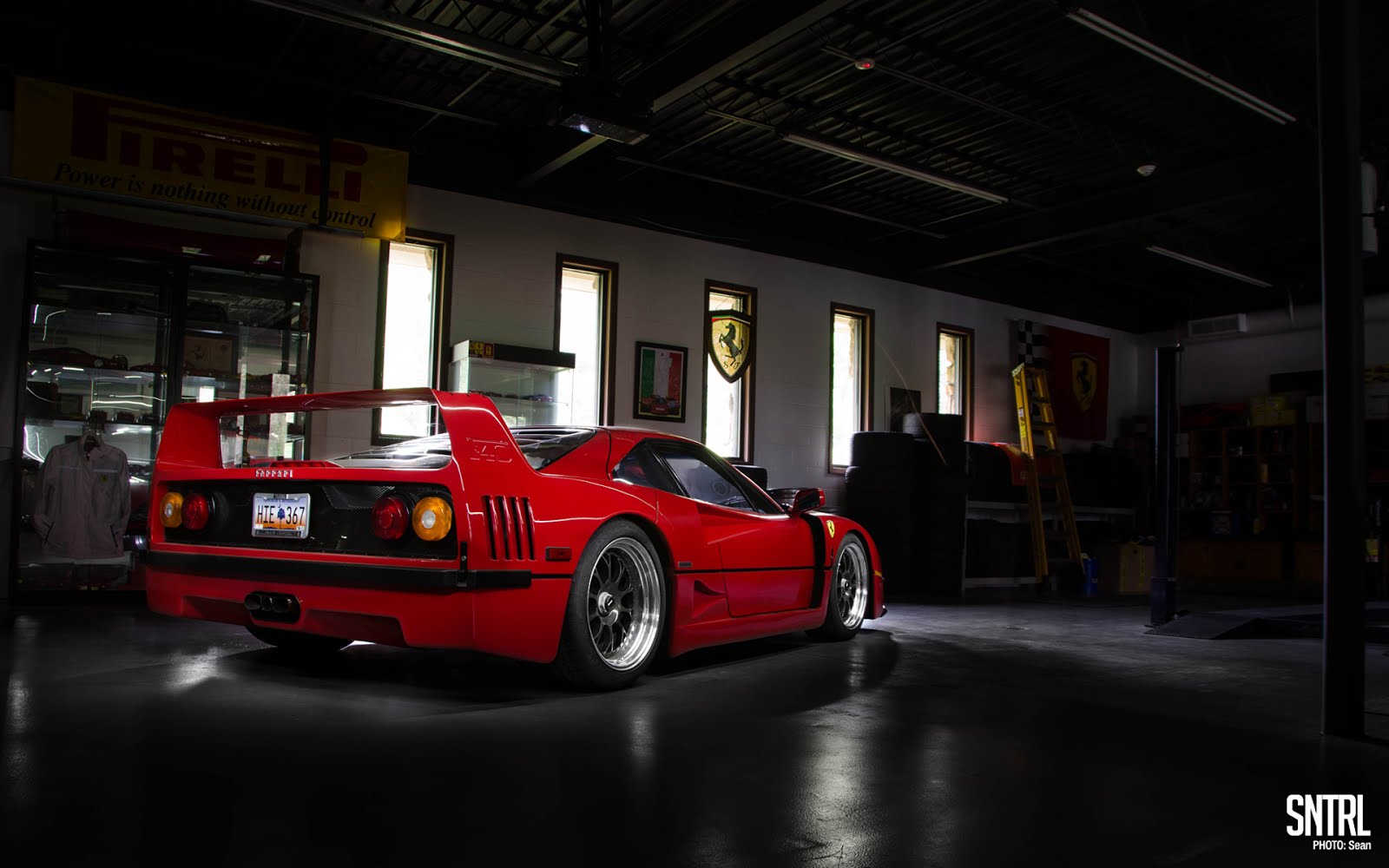 Ferrari F40 (19 fotos)
