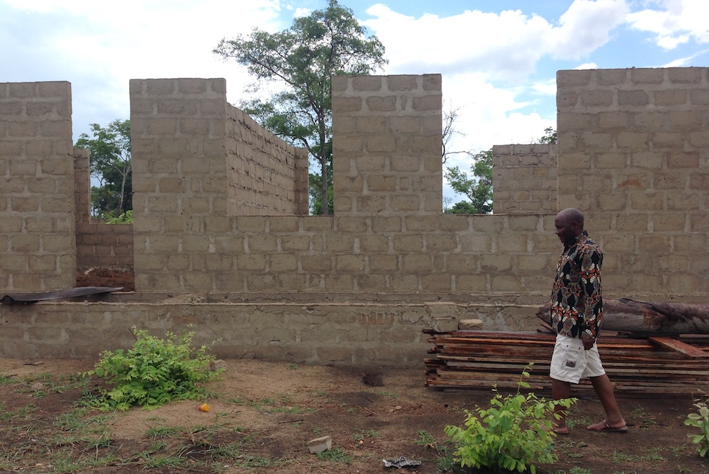 MAMILIONI YA KUZIMA MWENGE SIMIYU YA JENGA SHULE YA WATOTO WA WAFUGAJI ...