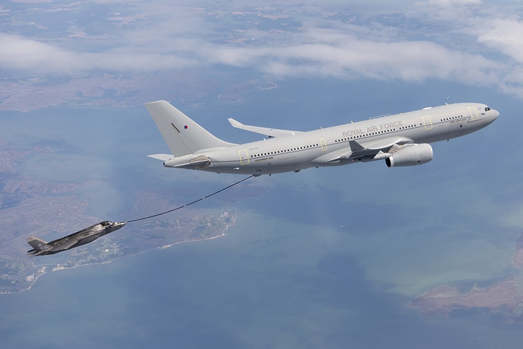 USAF AND RAF TANKERS DELIVER FUEL TO FIGHTERS DURING RED FLAG 18-1 ...