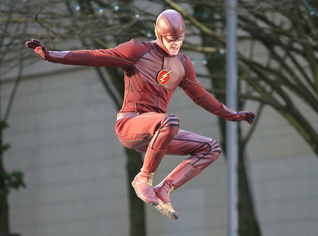 Revelado uniforme completo de 'The Flash' | Mega Hero | Desperte o ...