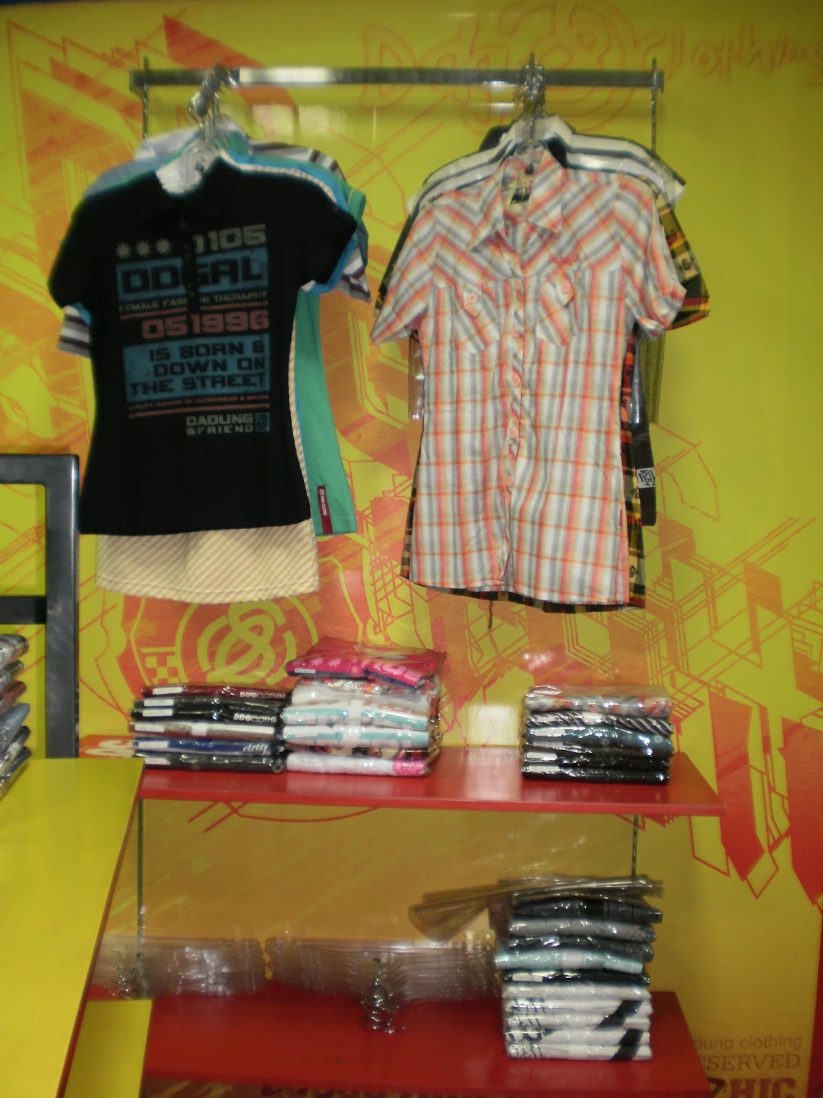 Peralatan Display Toko Baju - Populer