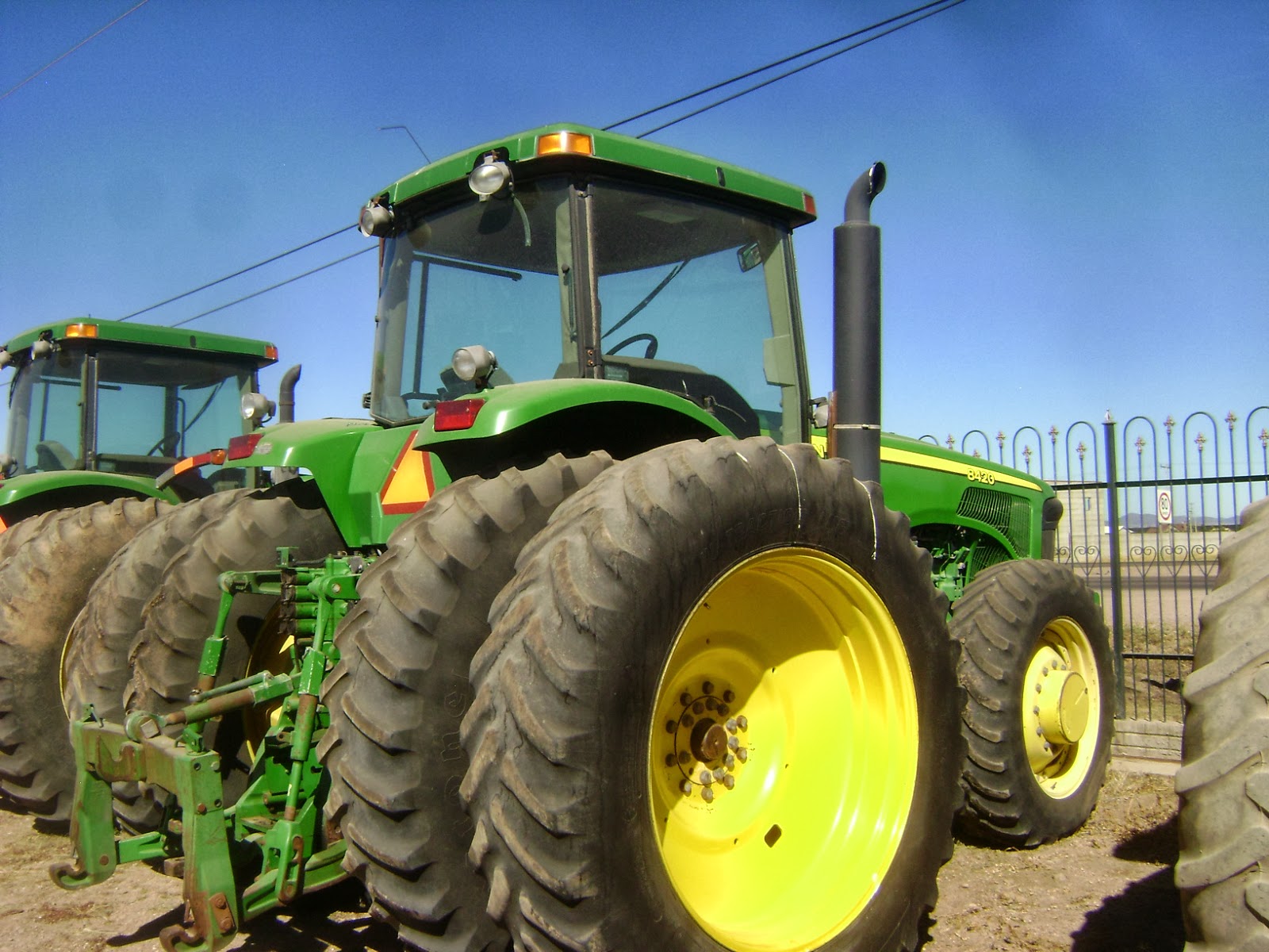 MAQUINARIA AGRICOLA INDUSTRIAL: Tractor John Deere 8420 por $89,400 ...