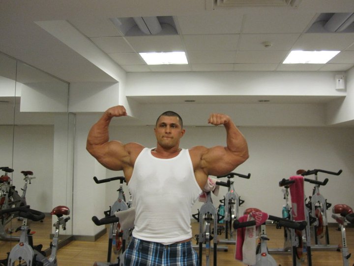 Bodybuilding Junction: Iana Ionut: "Mr. Biceps" of Romania