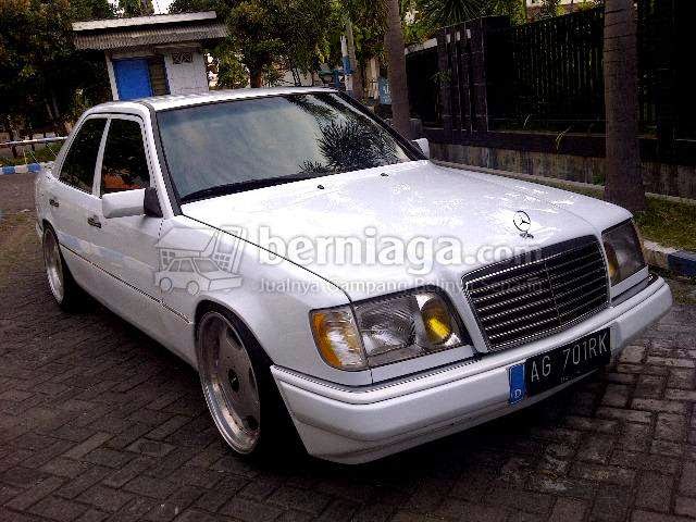 Mercedes Benz E Class : E300 Antik Simpanan MT 1 - Mercy Bekas - Barang ...