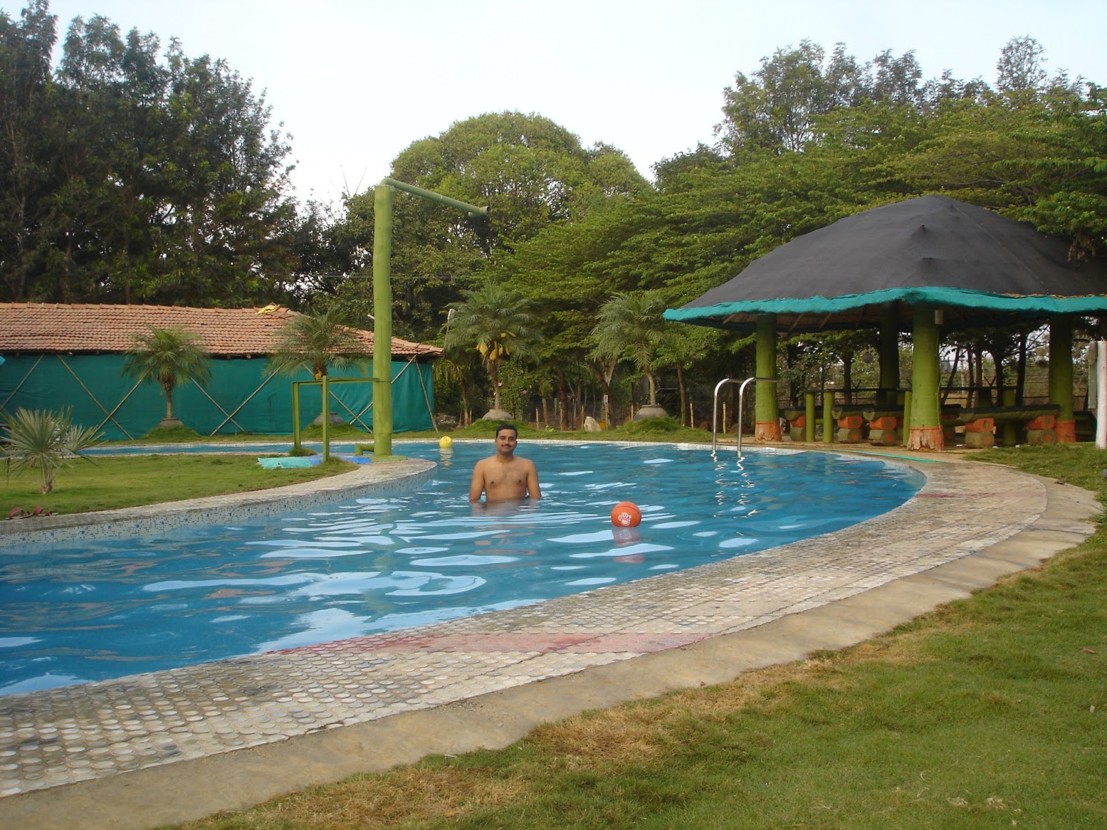 My Travel Blog: Day Outing to Mango Mist Resort