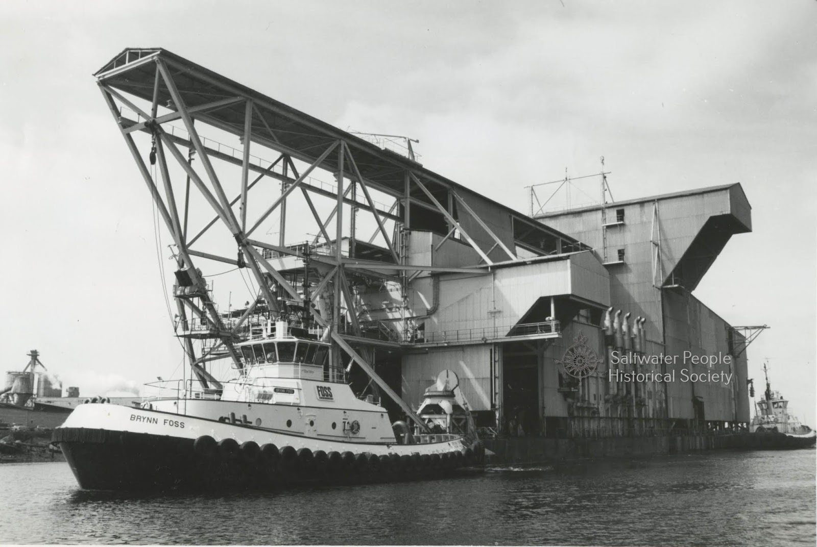 Saltwater People Log: 1992 GOLD DREDGE with a Four-Foss-Escort