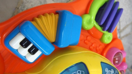 JuaiMurah: Bruin Activity Table Top