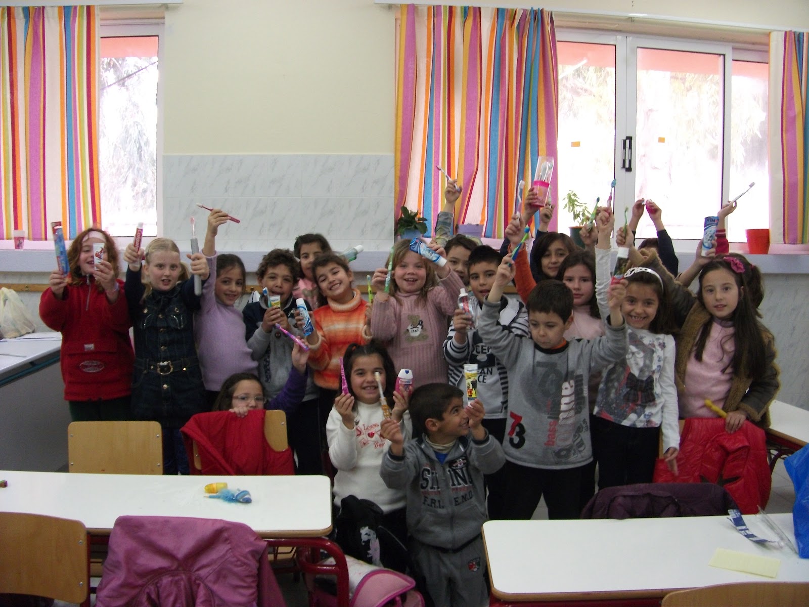 2 ΔΗΜΟΤΙΚΟ ΣΧΟΛΕΙΟ ΚΑΡΠΑΘΟΥ: ΕΠΙΣΚΕΨΗ ΣΤΟΝ ΟΔΟΝΤΙΑΤΡΟ...Β ΤΑΞΗΣ