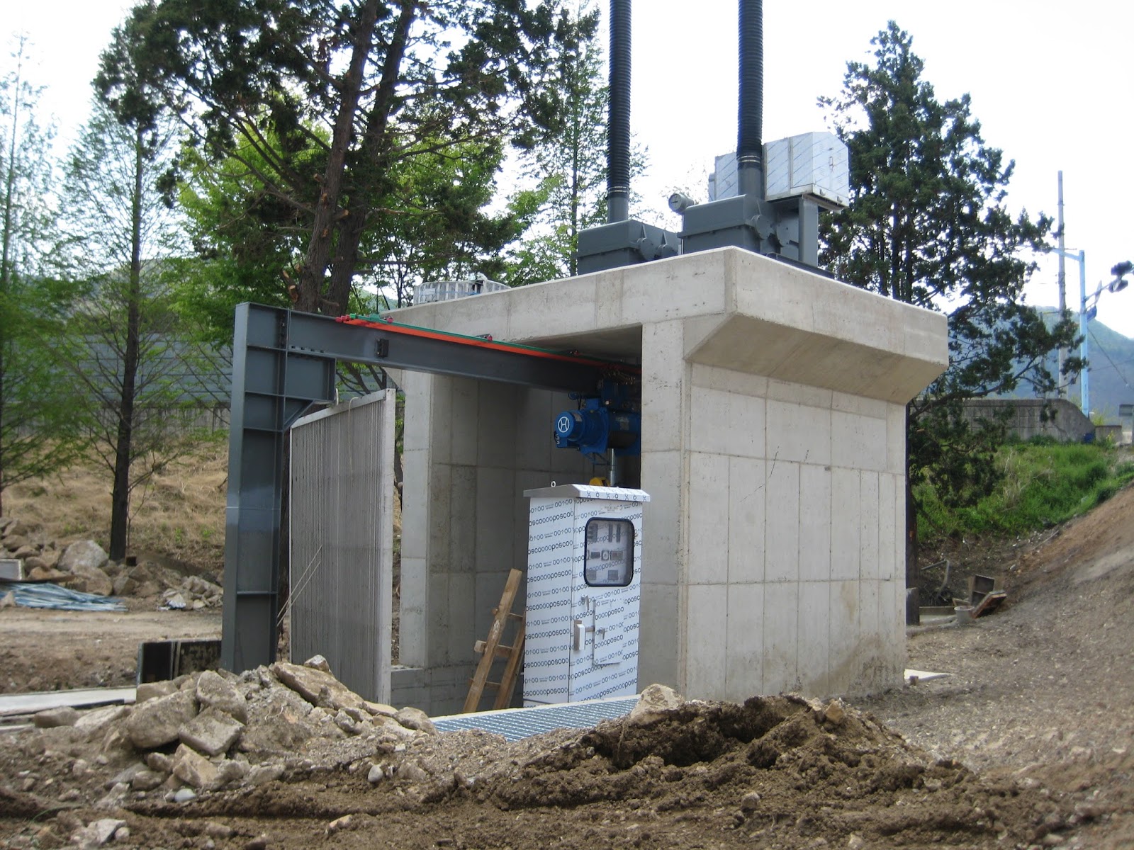 HASUH PUMP GATE: HASUH Pump Gate®, completed in Gwangpyeong-ri, Hadong ...