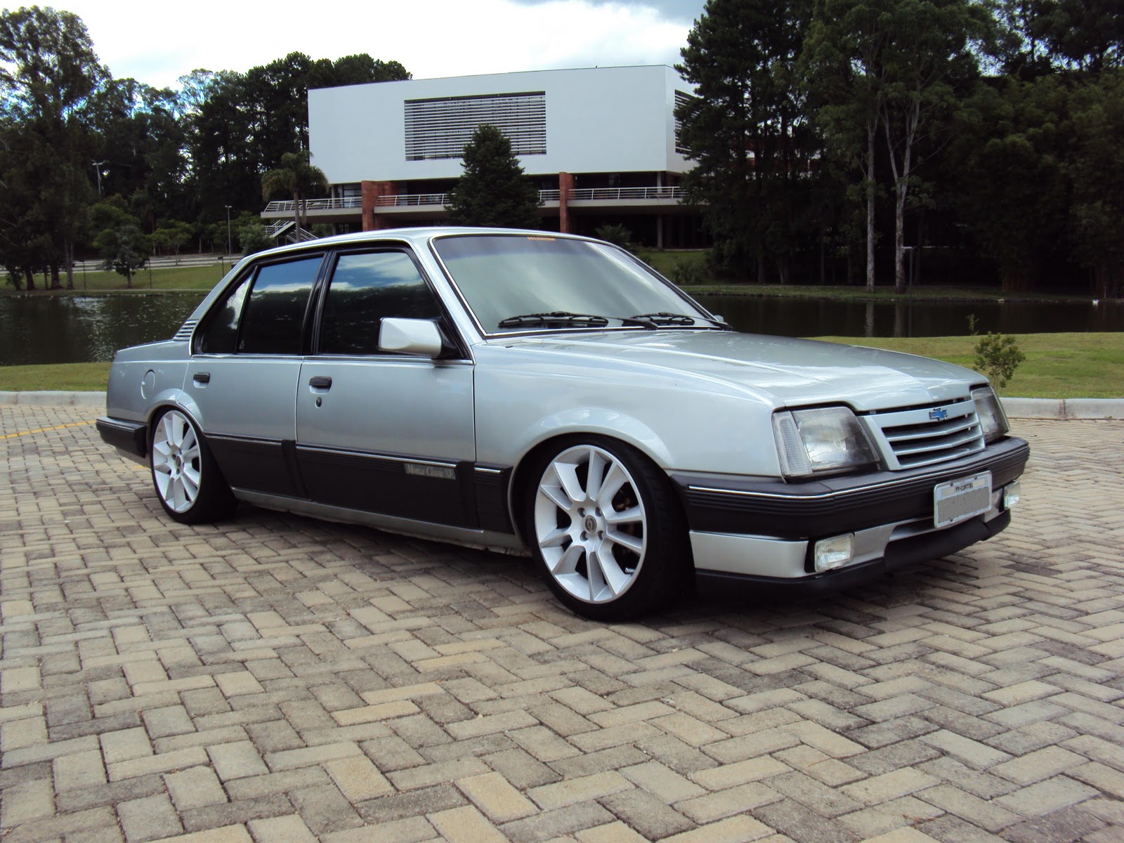 Monza Classic Se + 17" - Rebaixados e Tunados