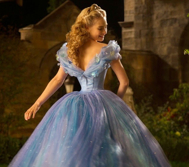 Cinderela chega aos cinemas nesta quinta-feira. Veja o trailer.