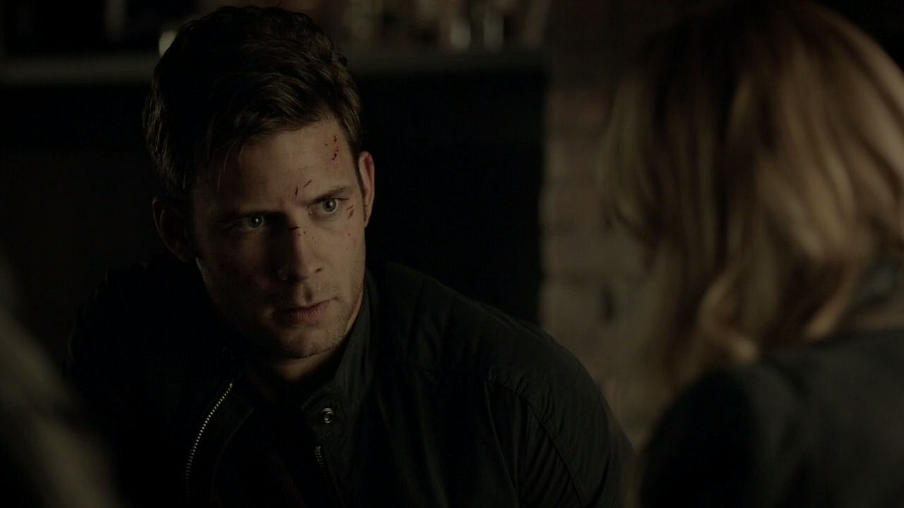 Greyston Holt & Steve Lund on Bitten (2016) ~ DC's Men of the Moment