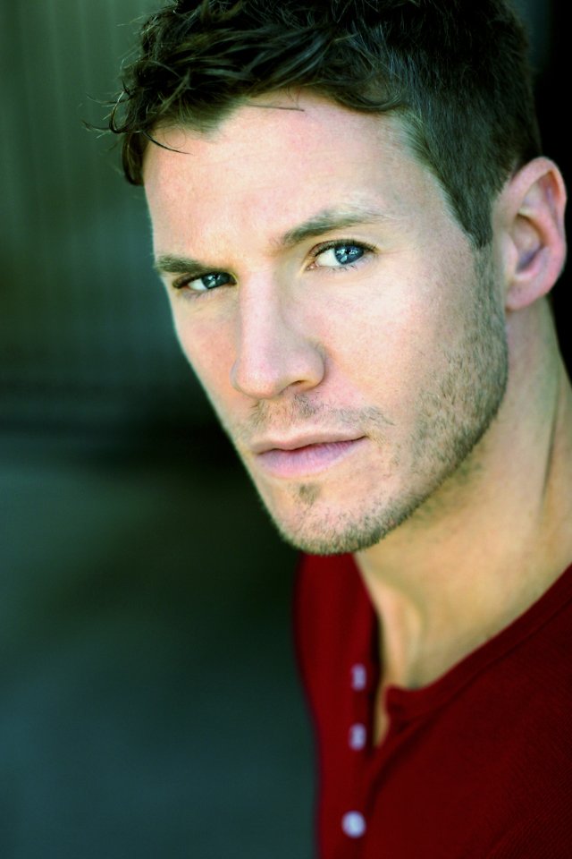 Chad Michael Collins | Onmovee Cast List