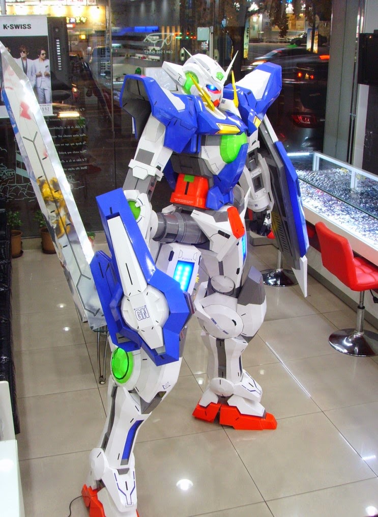 6 1/2 foot Paper Craft: Gundam Exia with LED