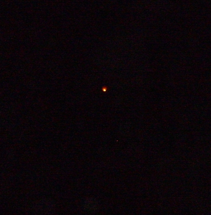 World UFOs: Amber Colored UFOs Seen Over Cabo San Lucas Mexico