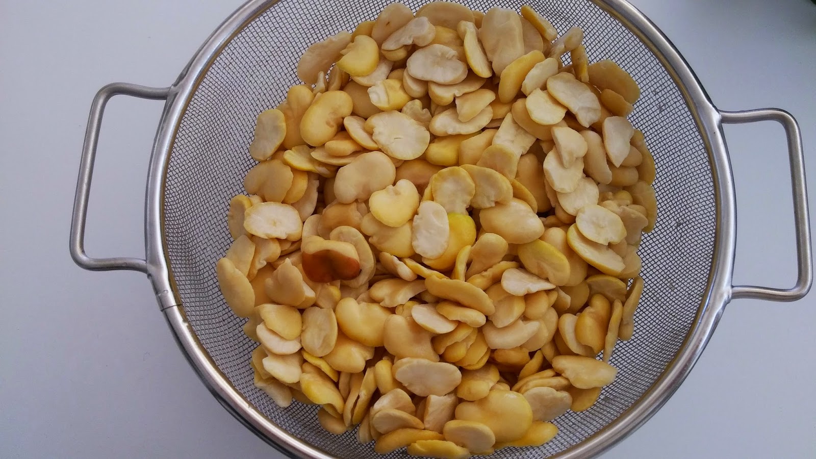 Une recette du Sud: purée de fèves, "gnocchetti sardi' aux tomates ...