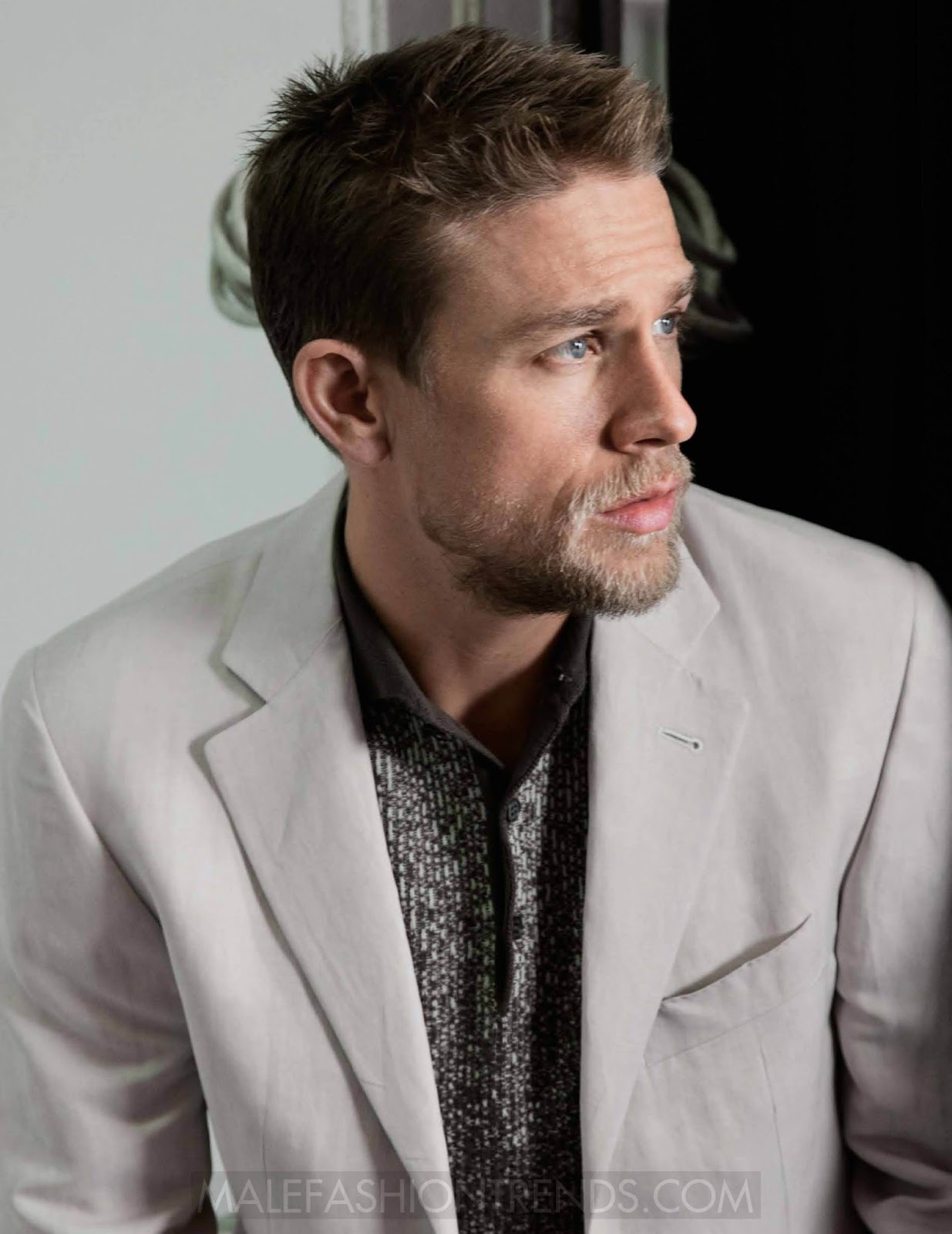 Charlie Hunnam para DAMAN Magazine por Mitchell Nguyen McCormack