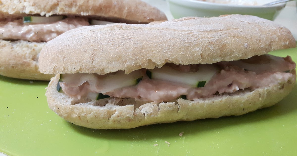 Sandes de pasta de atum e pepino